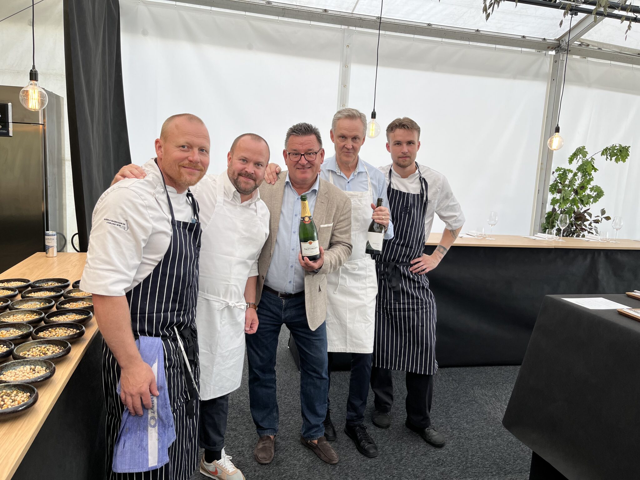 Champagne-experten Richard Juhlin är på ingång här i Helsingborg ...